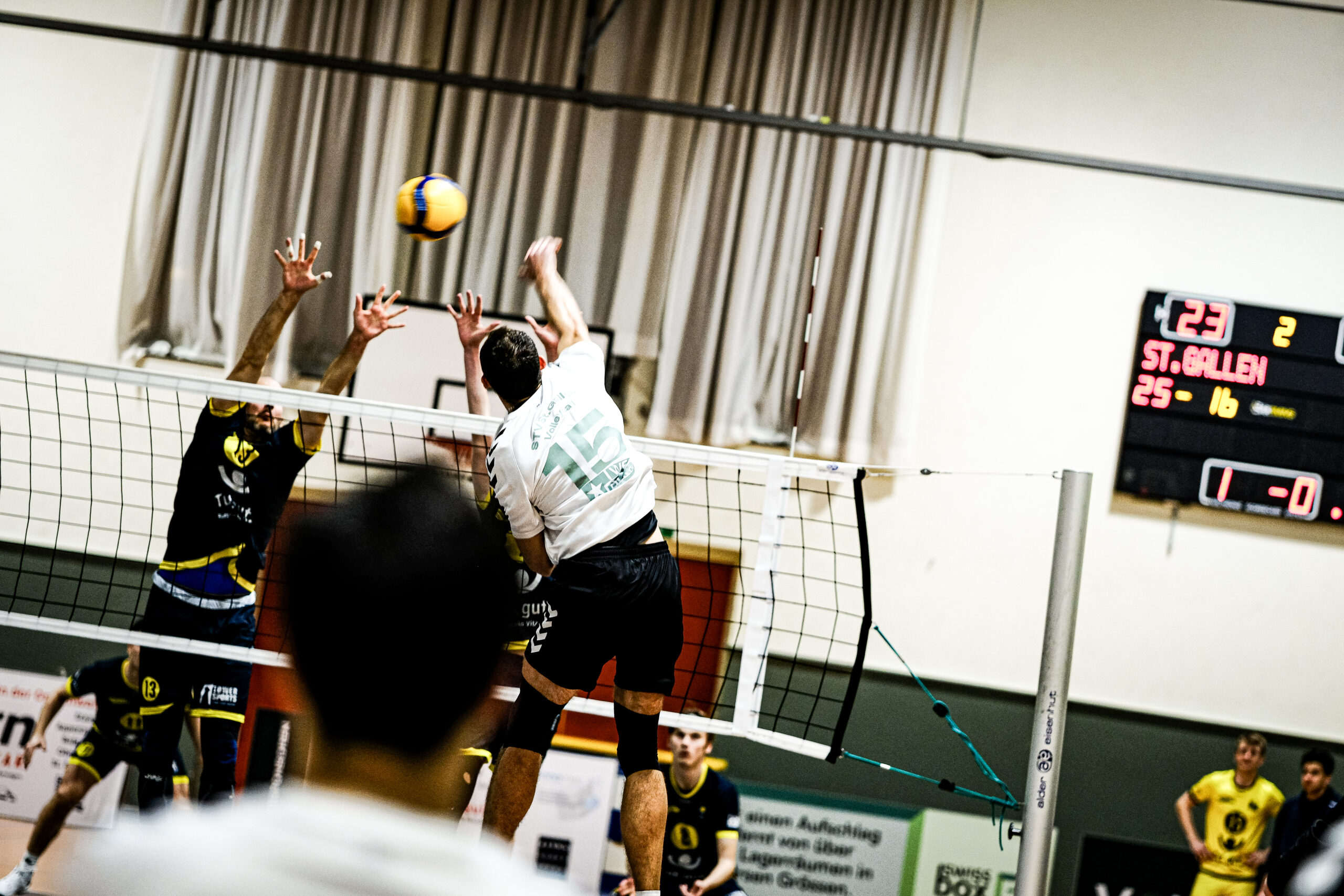 Herren 1 steht im Playoff-Finale - STV St. Gallen Volleyball